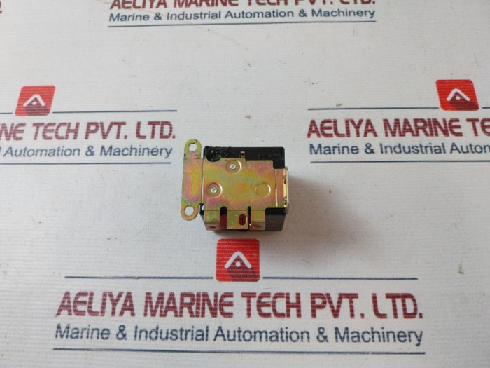 General Electric 3Arr3Mars71 Universal Potential Motor Starting Relay ...