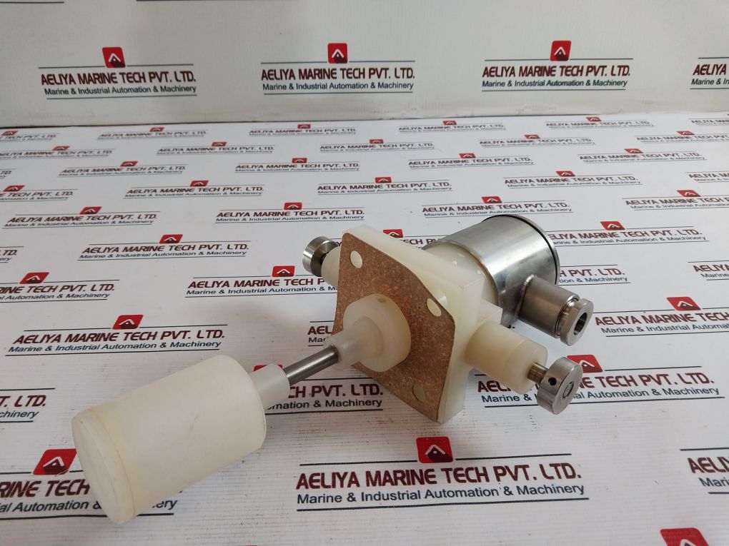 Han-il Hwm-13P Level Switch – Aeliya Marine