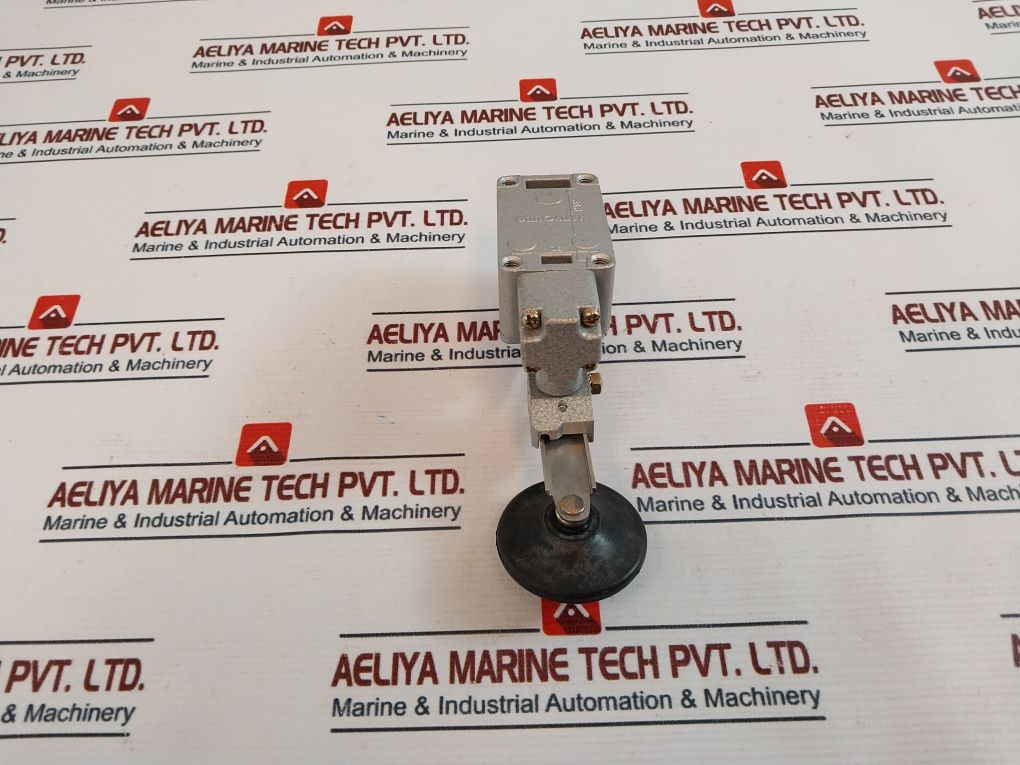 Hanyoung Hy-m904 Limit Switch – Aeliya Marine