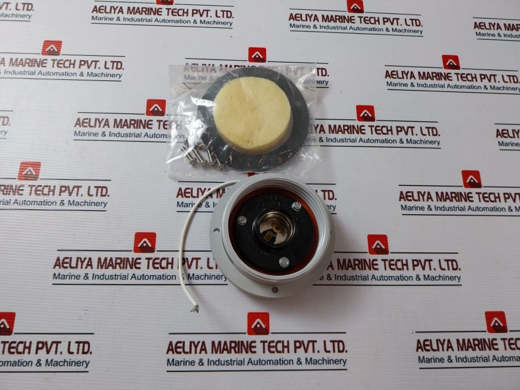Hazlux Vjn15 Socket Base Assembly 600V 660W – Aeliya Marine