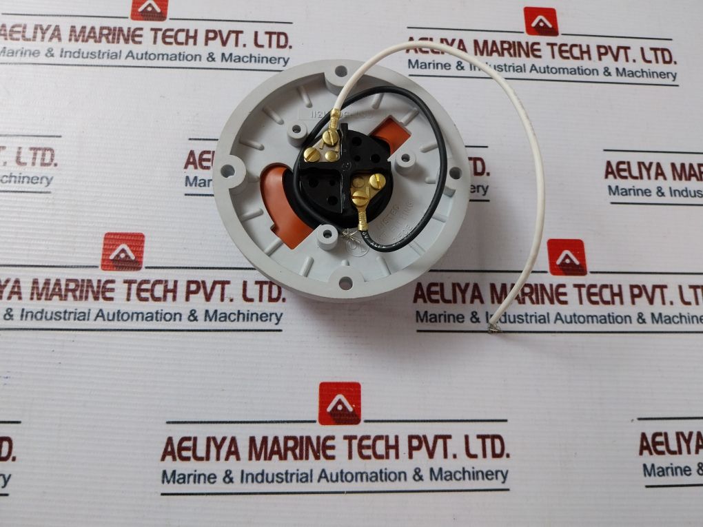 Hazlux Vjn15 Socket Base Assembly 600V 660W – Aeliya Marine