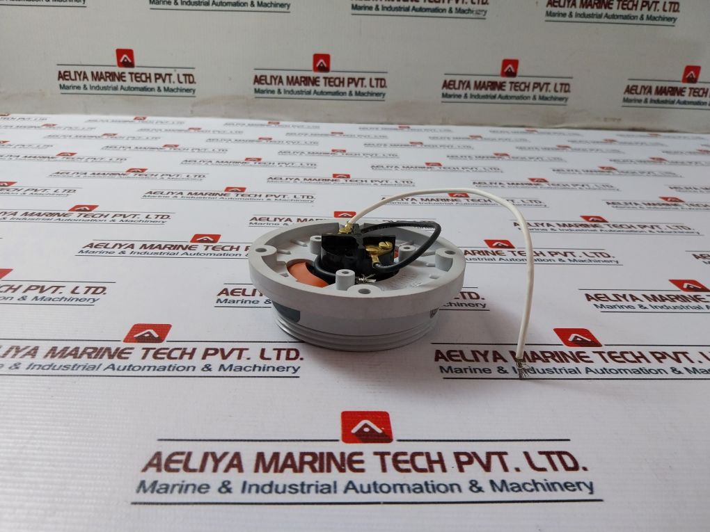 Hazlux Vjn15 Socket Base Assembly 600V 660W – Aeliya Marine