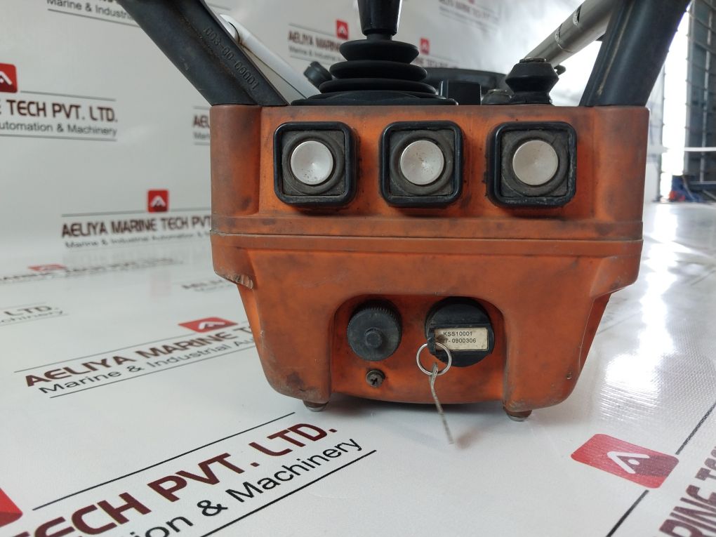 Hbc Radiomatic Spectrum-3 Crane Remote Control – Aeliya Marine