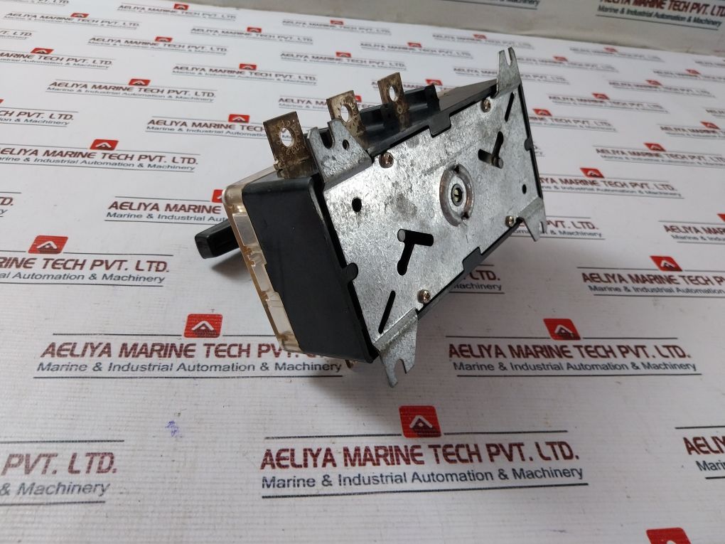 Holec Hh S32 C/3 Switch Disconnector 200A – Aeliya Marine
