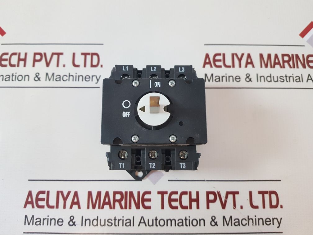 Holec Qm100/3 Changeover Switch – Aeliya Marine