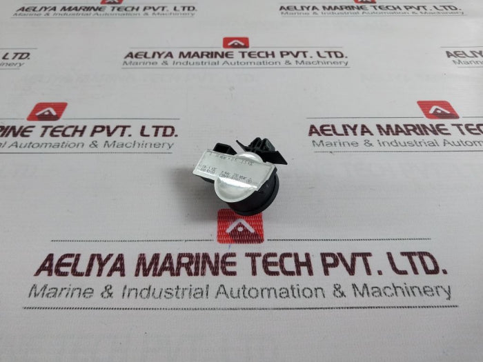 Huba Control 400.93100 Pressure Sensor – Aeliya Marine