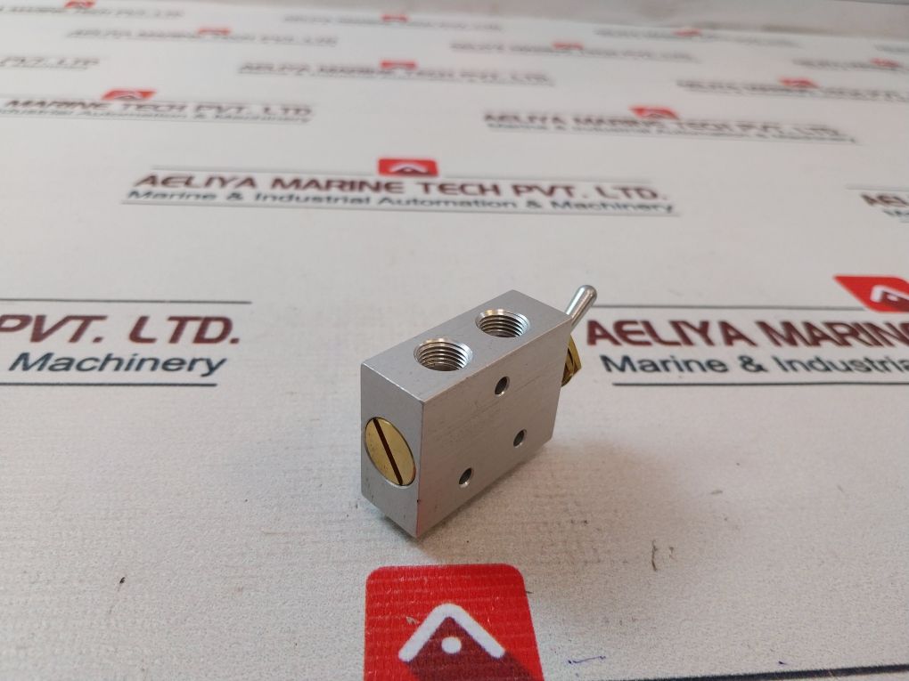 Humphrey Tac2 Manual Switch 41V – Aeliya Marine
