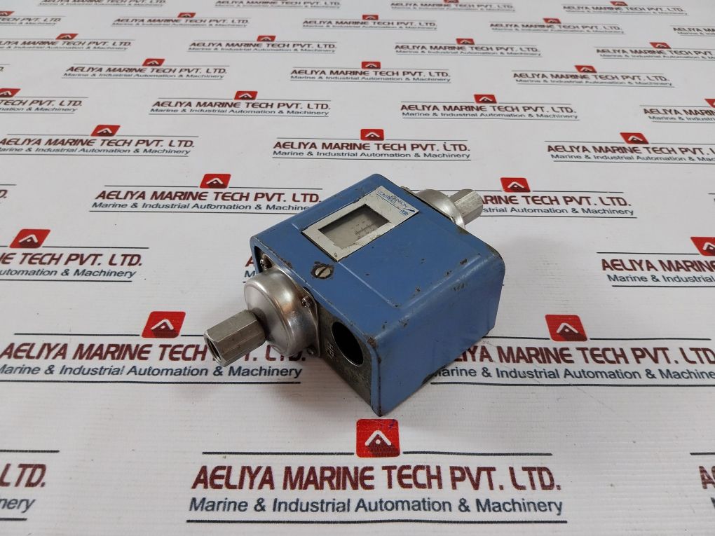Johnson Controls P74Ea-9700 Differential Pressure Switch – Aeliya Marine
