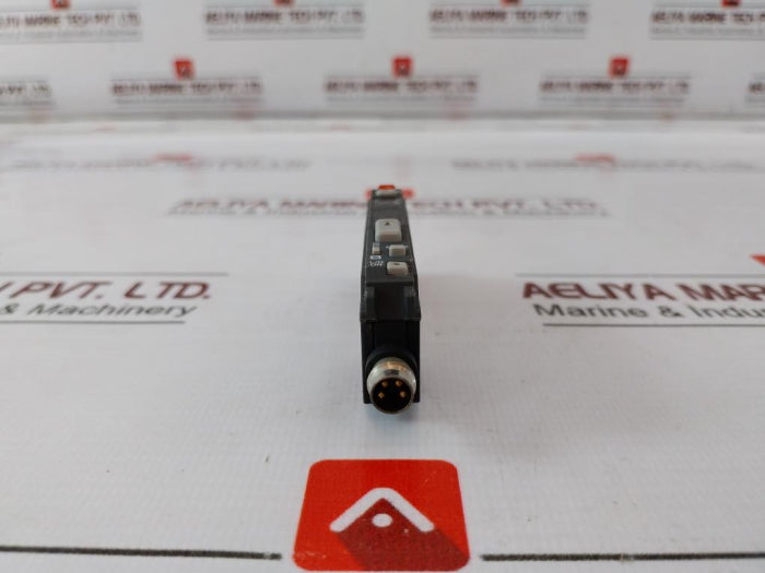 Keyence Fs-v31Cp Digital Fiber Optic Sensor 12-24V Dc – Aeliya Marine