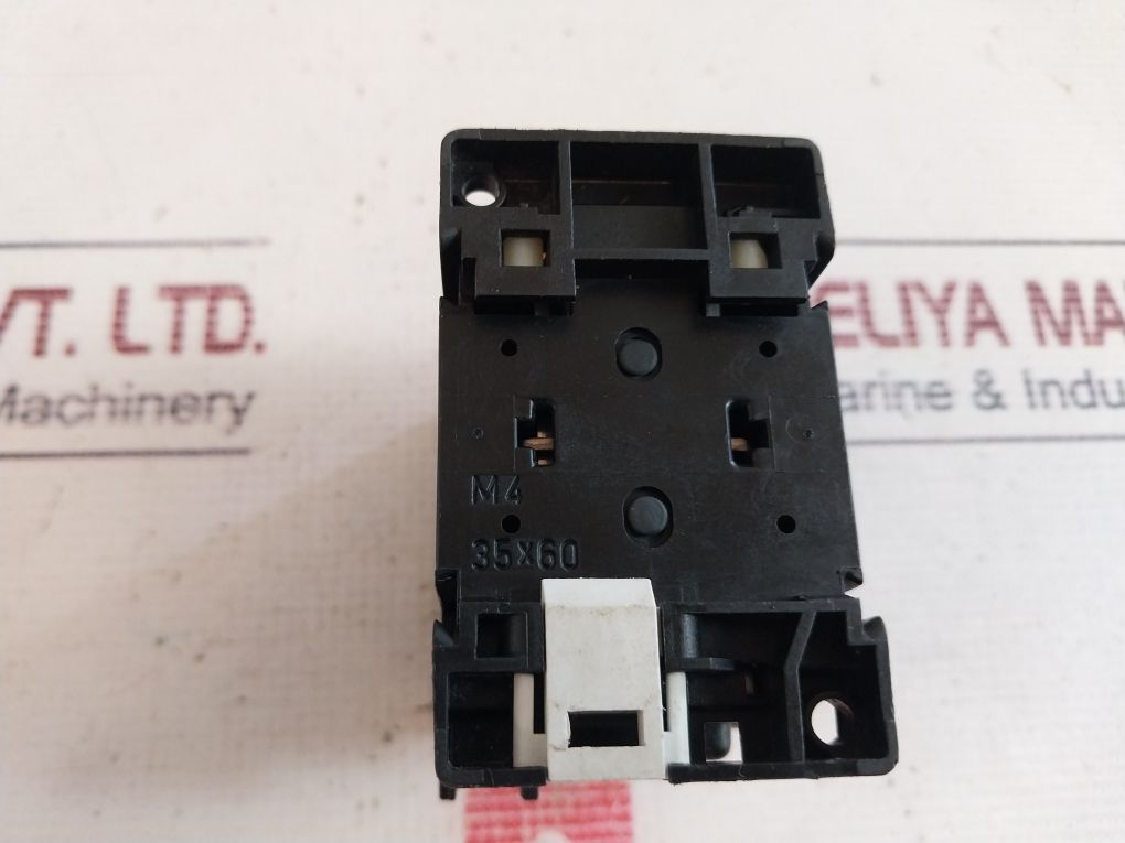 Klockner Moeller Dil R22 Auxiliary Contactor Relay 250V – Aeliya Marine