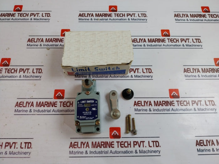 Koino Kh-8010-sl Limit Switch 125Vac 10A 250Vac 6A 30Vdc 6A – Aeliya Marine