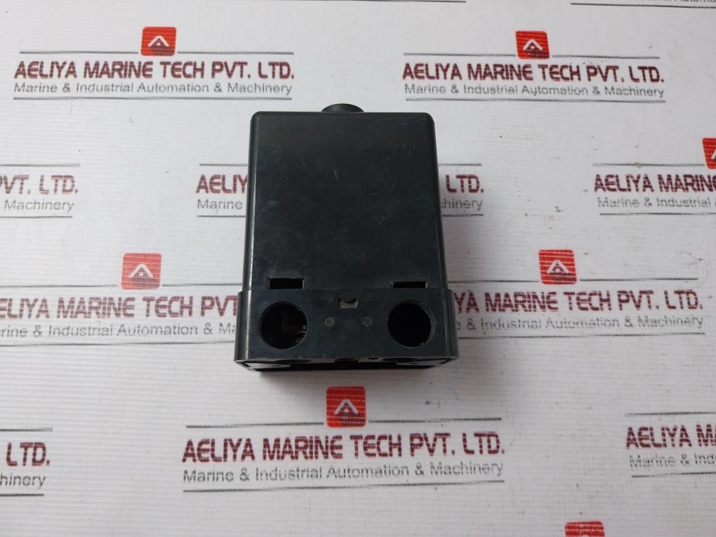 Landis & Gyr Lae10 Burner Controller 50-60Hz – Aeliya Marine