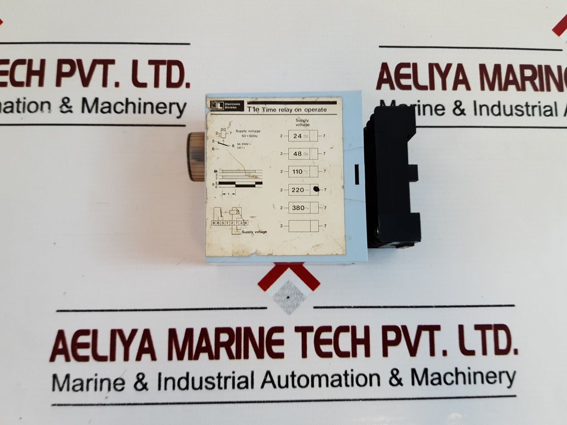 Lovato T1E Time Relay On Operate 0,3 To 30 Sec With Sr2P-06A Socket Ba ...