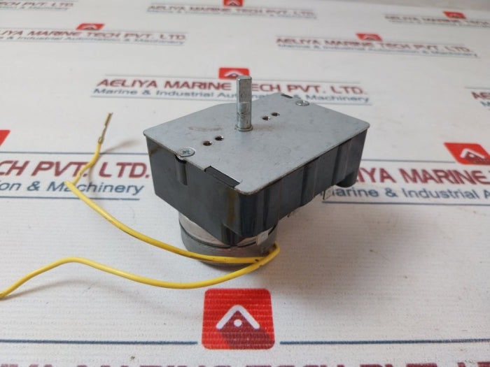 Mallory M451 Timer Switch 124025 25A 250Vac 50/60Hz – Aeliya Marine