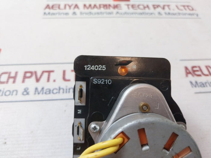 Mallory M451 Timer Switch 124025 25A 250Vac 50/60Hz – Aeliya Marine