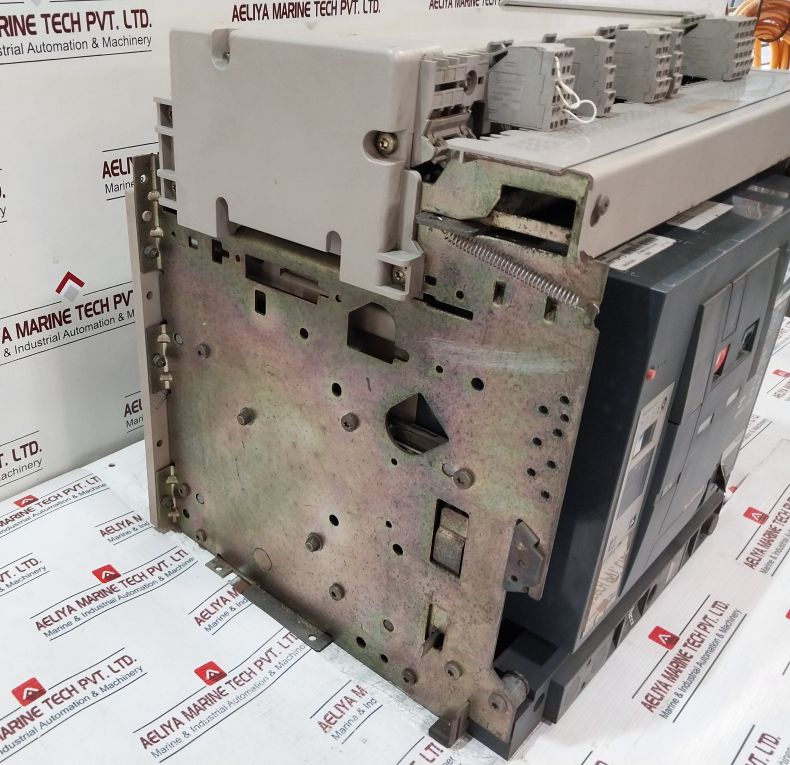 Merlin Gerin Nw10 H1 Air Circuit Breaker 220/440V – Aeliya Marine