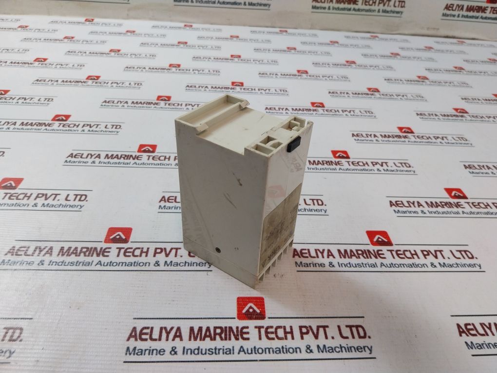Multitek M200-v33U Voltage Relay 3-phase 3-wire 450V – Aeliya Marine