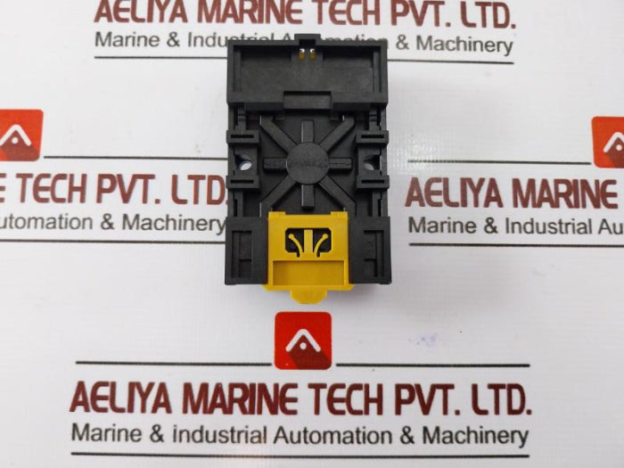 Omron 8Pfa Socket, 250V Relay Socket 7.5A 0378Yk – Aeliya Marine