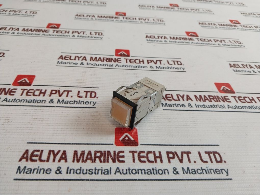 Omron M2Pa-701 Lighted Pushbutton Switch Lamp Max 28V/1.2W – Aeliya Marine