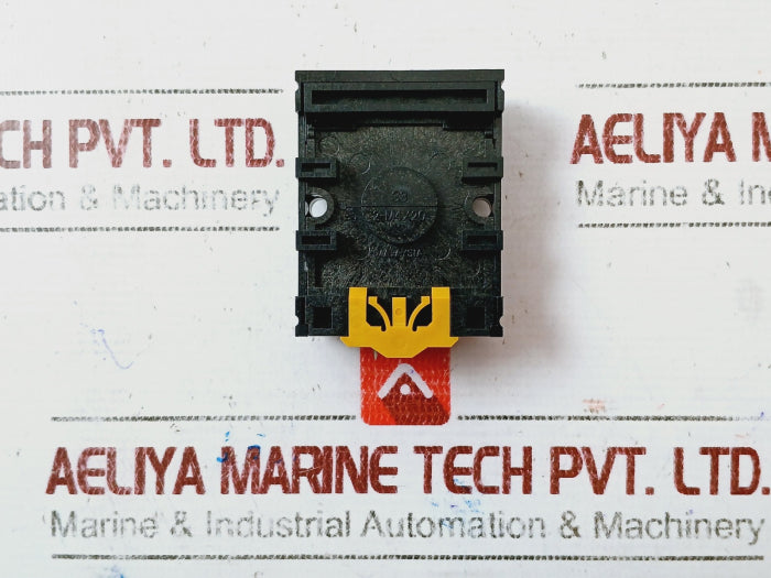 Omron Pf083A Relay Sockets Control System 250V 10A – Aeliya Marine