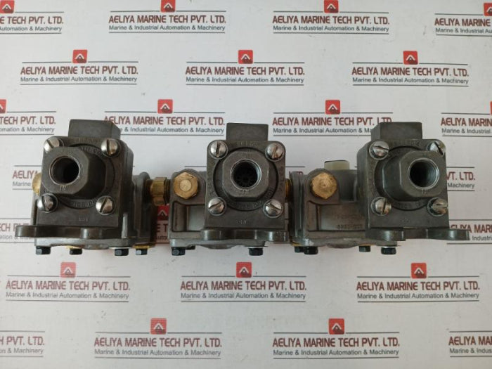 Rexroth P54350-4 Pneumatic Division Shuttle Valve T-294866-d – Aeliya ...