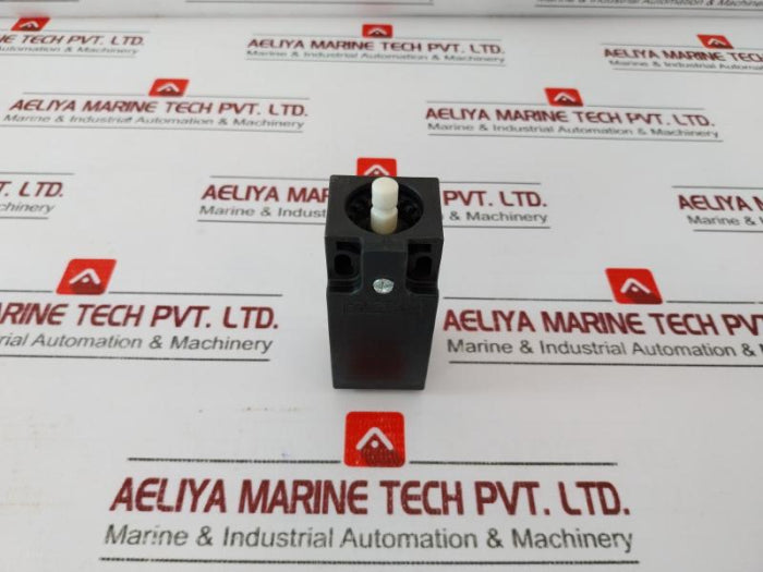 Rittal Sz 4127.010 Door-operated Pushbutton Switch Iec 60947-5-1 ...