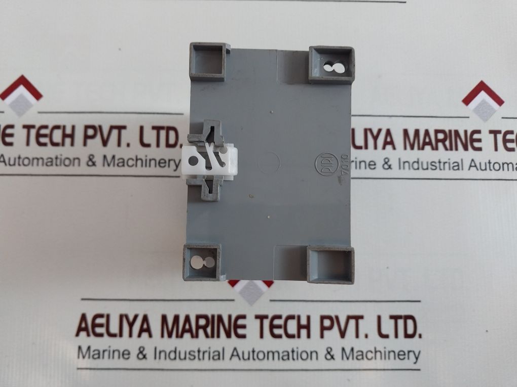 Piri 7010 RS 232/485 Converter - Durable Enclosure – Aeliya Marine