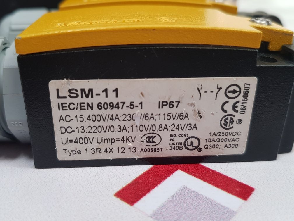 Scan-steering Moeller Lsm-11 Limit Switch Port – Aeliya Marine