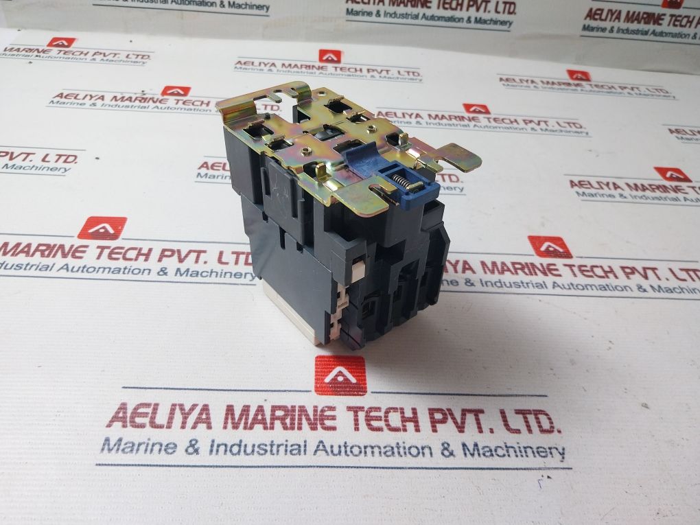 Schneider Electric Lc1 D65 Contactor – Aeliya Marine