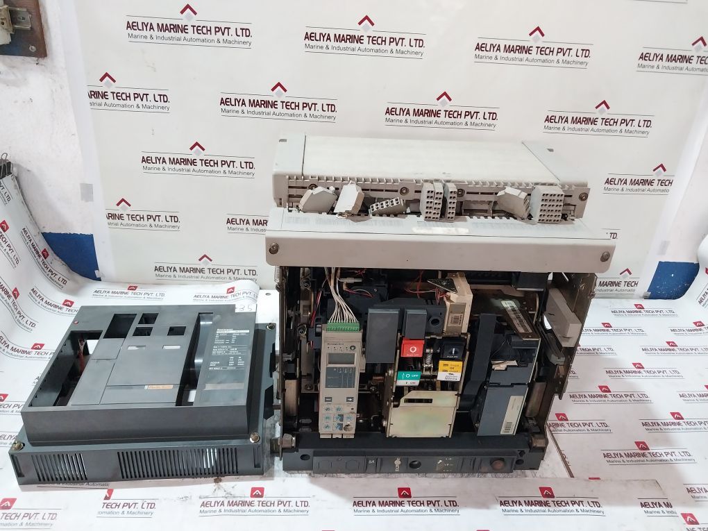 Schneider Electric Merlin Gerin Masterpact Nw20 H1 Circuit Breaker 200 ...