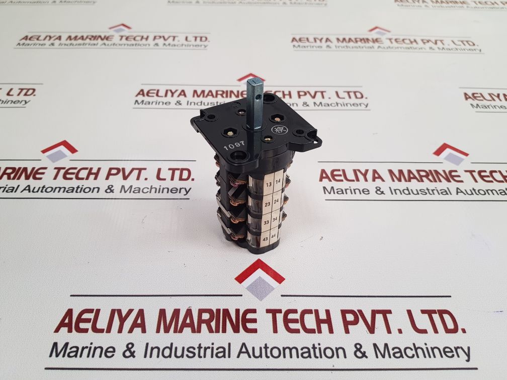 Seiko Electric En 4X Voltmeter – Aeliya Marine