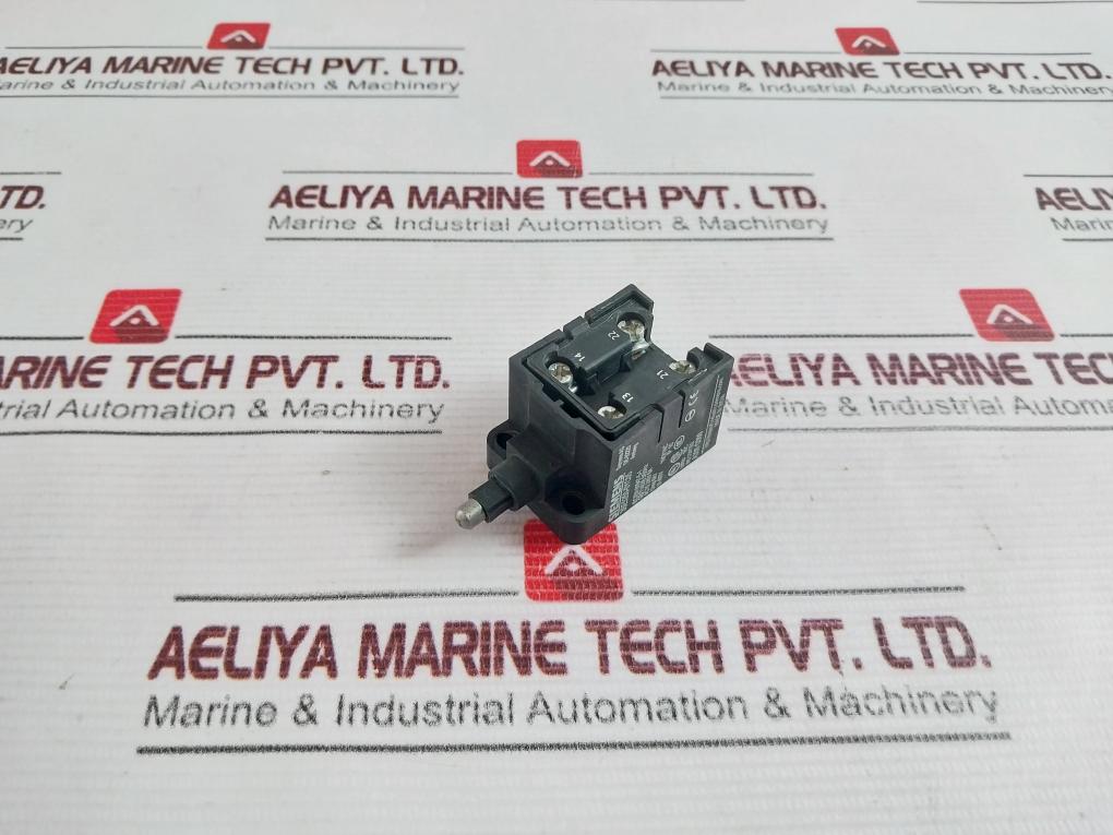 Siemens 3Se5250-0Yc05 Limit Switch – Aeliya Marine