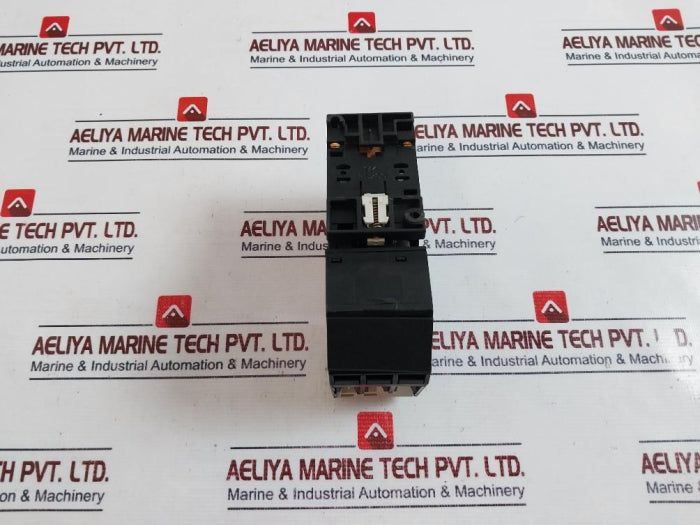 Siemens 3Tf31 10-0A Air Break (Power) Contactor With 3Ua50 00-1F Overl ...