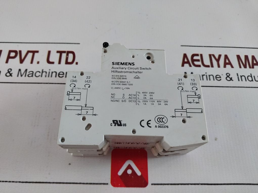 Siemens 5Sy62 Mcb C6 Auxiliary Circuit Switch – Aeliya Marine