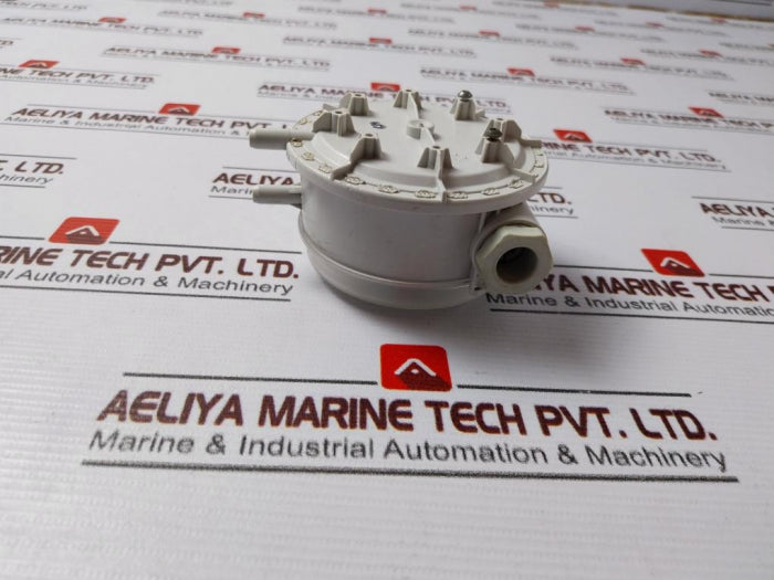 Siemens Qbm81-5 Differential Pressure Monitor +50…+500 Pa – Aeliya Marine