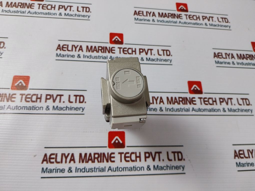 Smc Ar20P-270As Pneumatic Regulator With Ar20-f02 Bracket Assembly ...