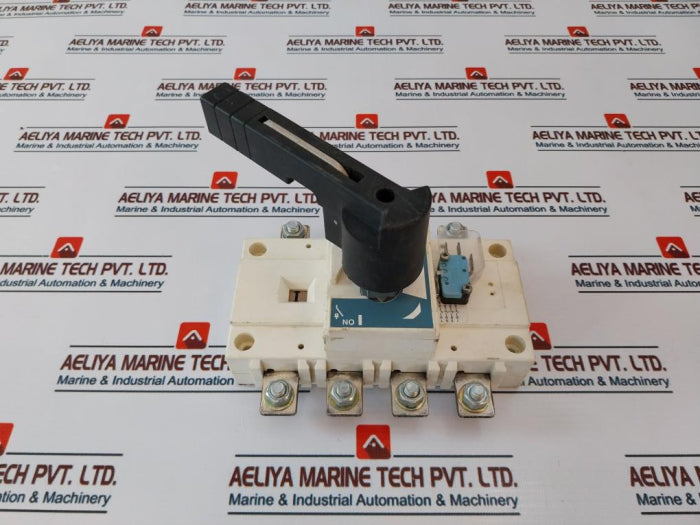 Socomec Sirco 125A Isolator Switch 415V Ac23A – Aeliya Marine