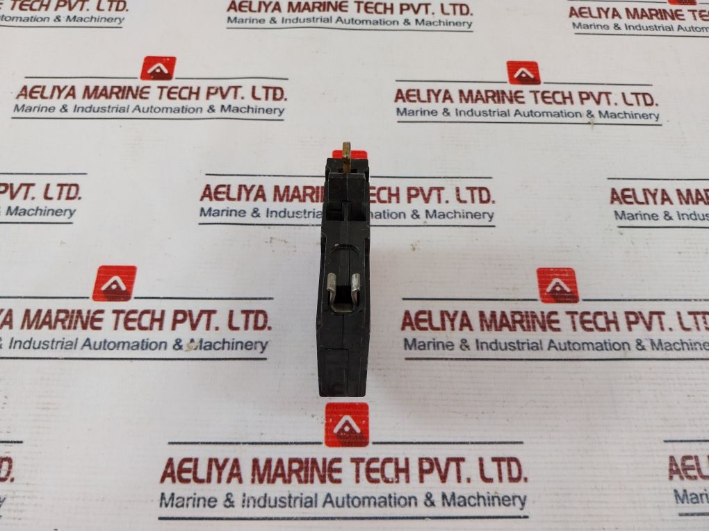 Square D Qot Tandem Circuit Breaker 120/240V 50/60Hz – Aeliya Marine