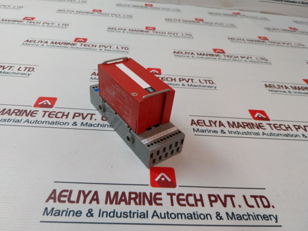 Stahl 9231/0111-220 Repeater Relay – Aeliya Marine