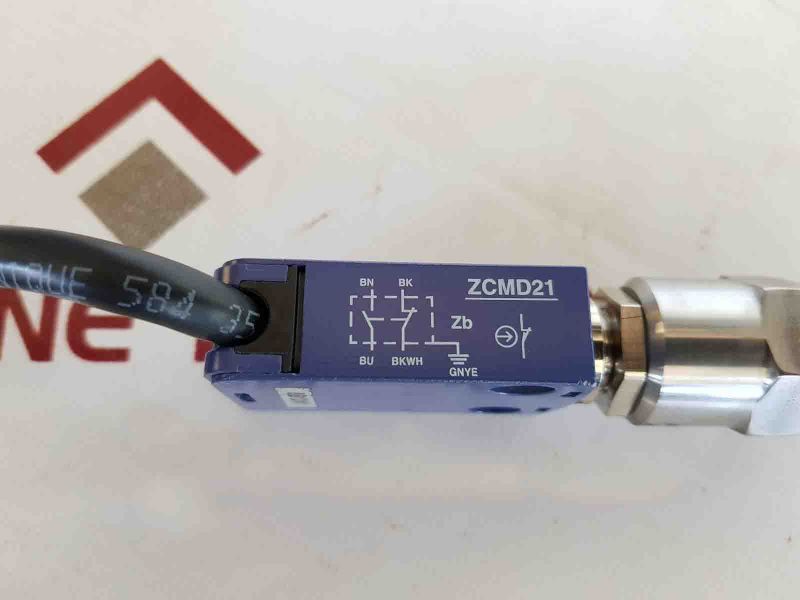 Telemecanique Osiswitch Zcmd21 Limit Switch – Aeliya Marine