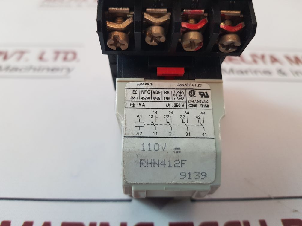 Telemecanique Rhn412F Relay 2.5A/240Vac With Relay Base – Aeliya Marine