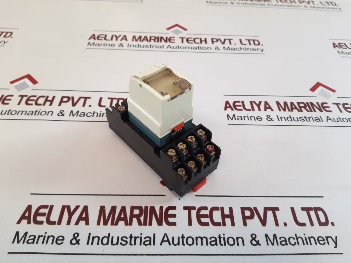 Telemecanique Rhn 41 Relay With Base – Aeliya Marine