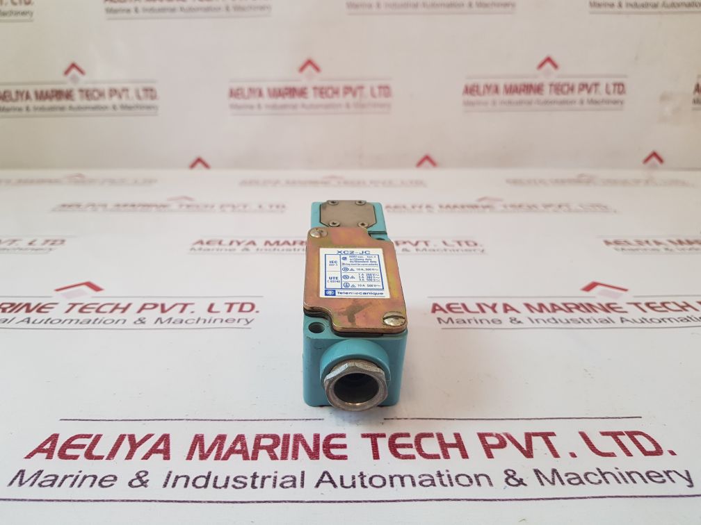 Telemecanique Xc2-jc Limit Switch – Aeliya Marine