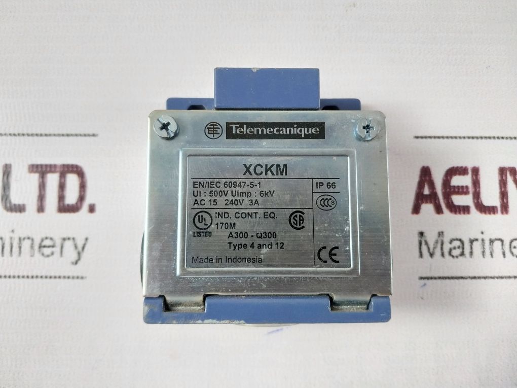 Telemecanique Xckm Limit Switch Ac 15 240V 3A – Aeliya Marine