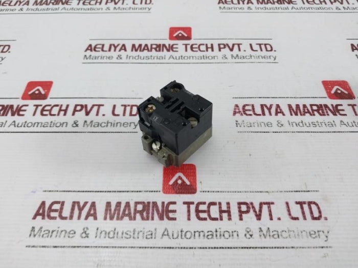 Telemecanique Zb2-bv6 Pilot Light Body Ba9S 380V Max – Aeliya Marine
