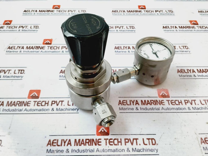 Tescom 44-3262Hrw3-853 Pressure Regulator + Centrotherm En837-1 Pressu ...