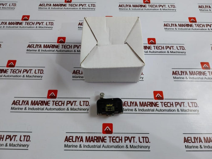Windsor Ptcrs-24R Micro Switch 15A 250Vac 125Vdc – Aeliya Marine