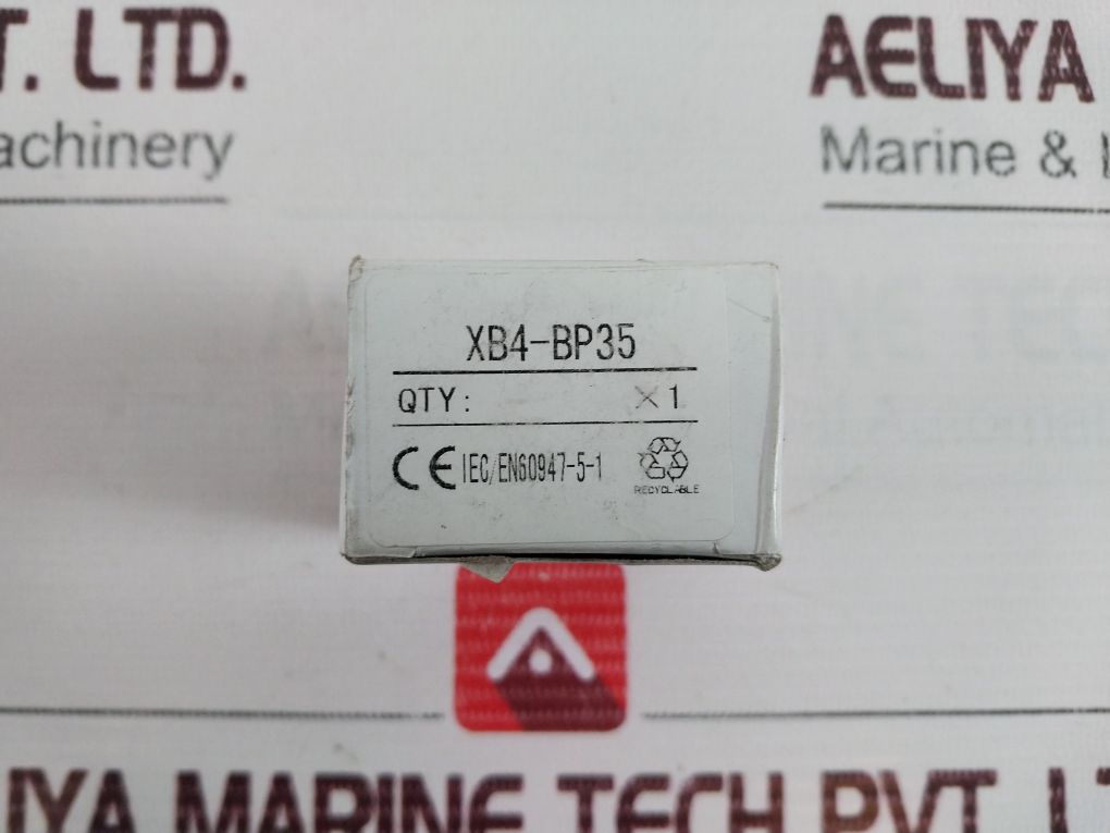Lot Of 5X Xb4-bp35 Iec/En60947-5-1 Push Button Switch Xb4-be101 ...
