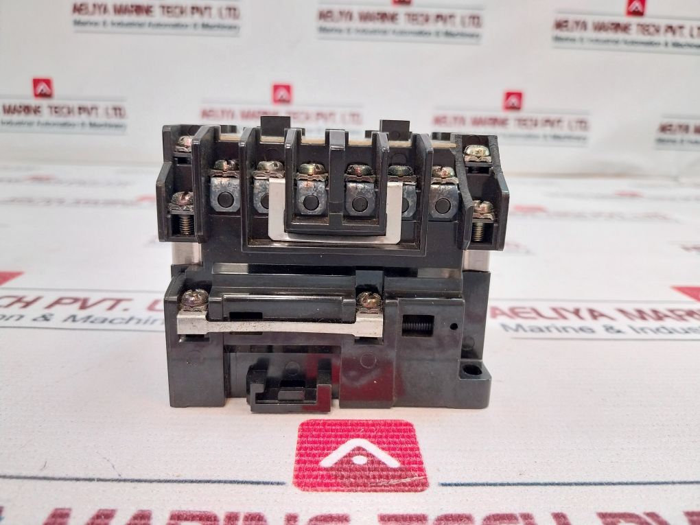 Yaskawa Hc-10E2 Contactor 20A 50-60Hz – Aeliya Marine